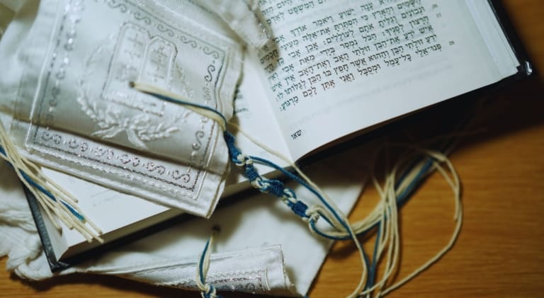 Hebrew for beginners: A guide to basic expressions