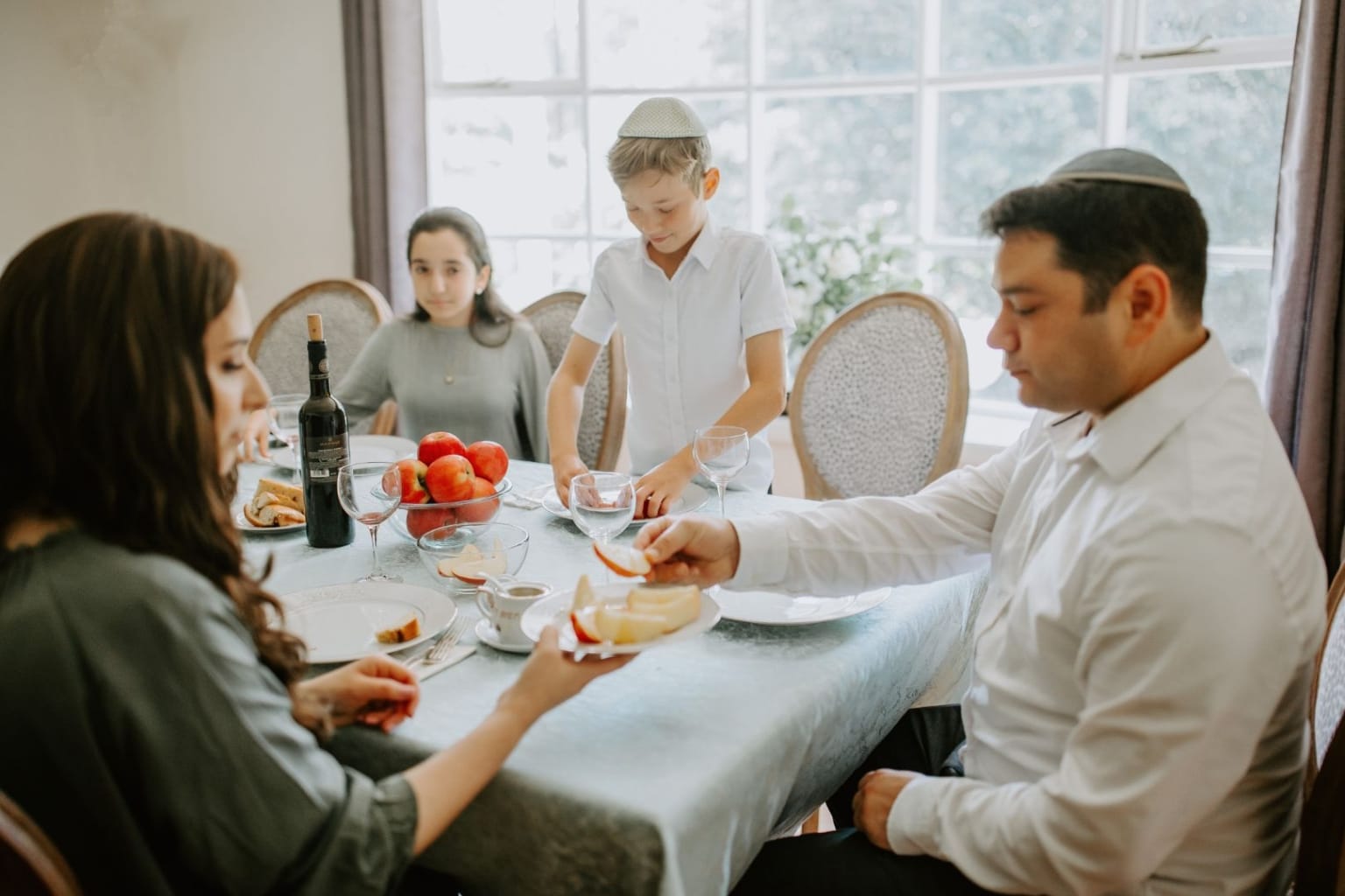 Hebrew for beginners: A guide to basic expressions